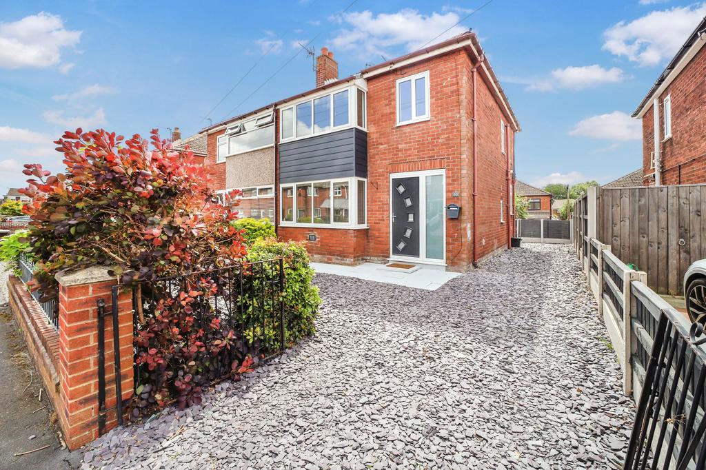 The Close, Haydock, WA11 3 bed semi-detached house for sale - £200,000