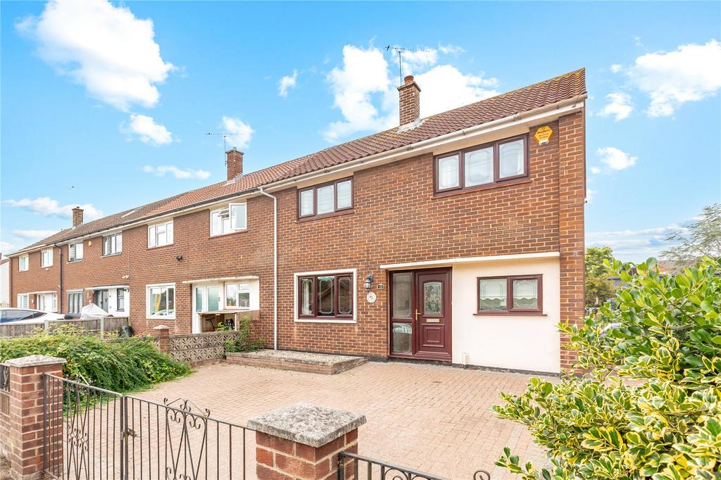 Holst Avenue, Basildon, Essex, SS15 3 bed end of terrace house for sale ...