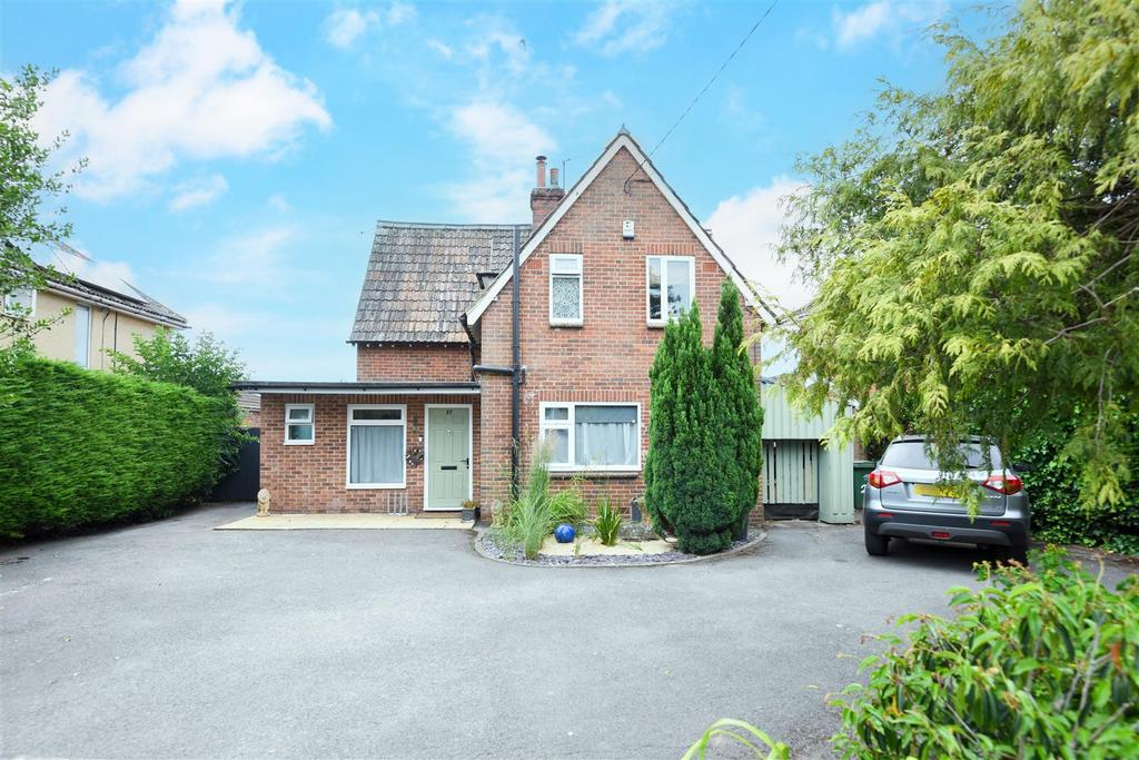 Silver Street Lane, Trowbridge 4 bed detached house - £495,000