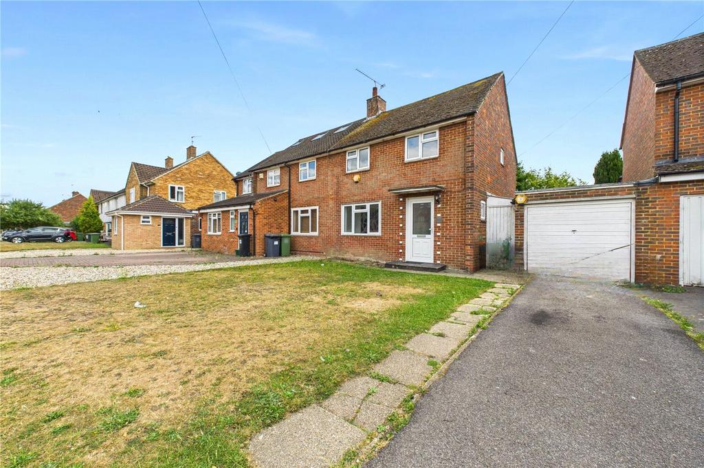 Franklin Avenue, TADLEY, RG26 2 bed semi-detached house - £1,400 pcm (£ ...