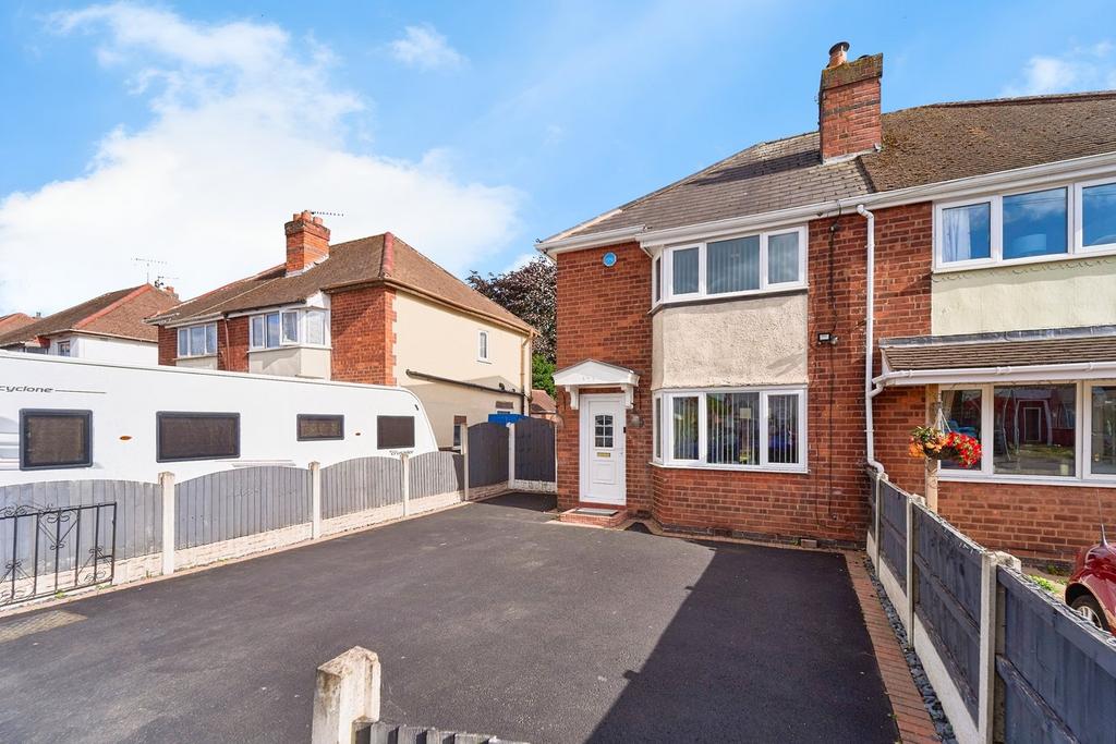 Sion Avenue, Kidderminster DY10 3 bed semi-detached house - £227,500