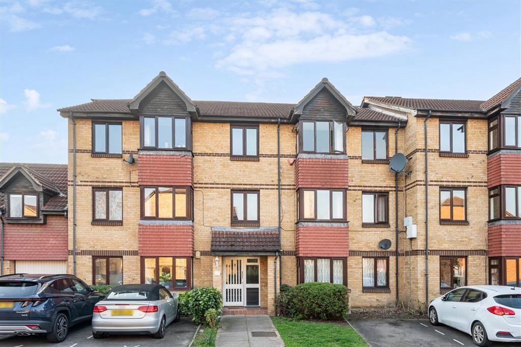 Sterling Gardens, London SE14 2 bed flat - £1,900 pcm (£438 pw)