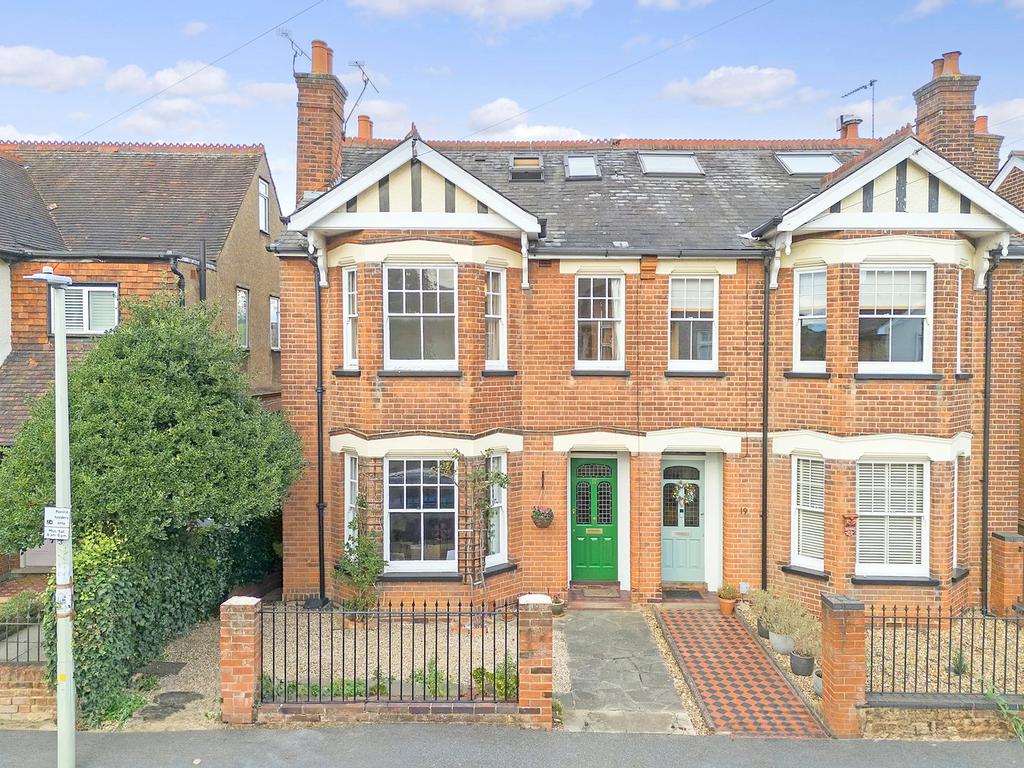BRAEMAR AVENUE, CHELMSFORD, CM2 5 bed character property - £750,000