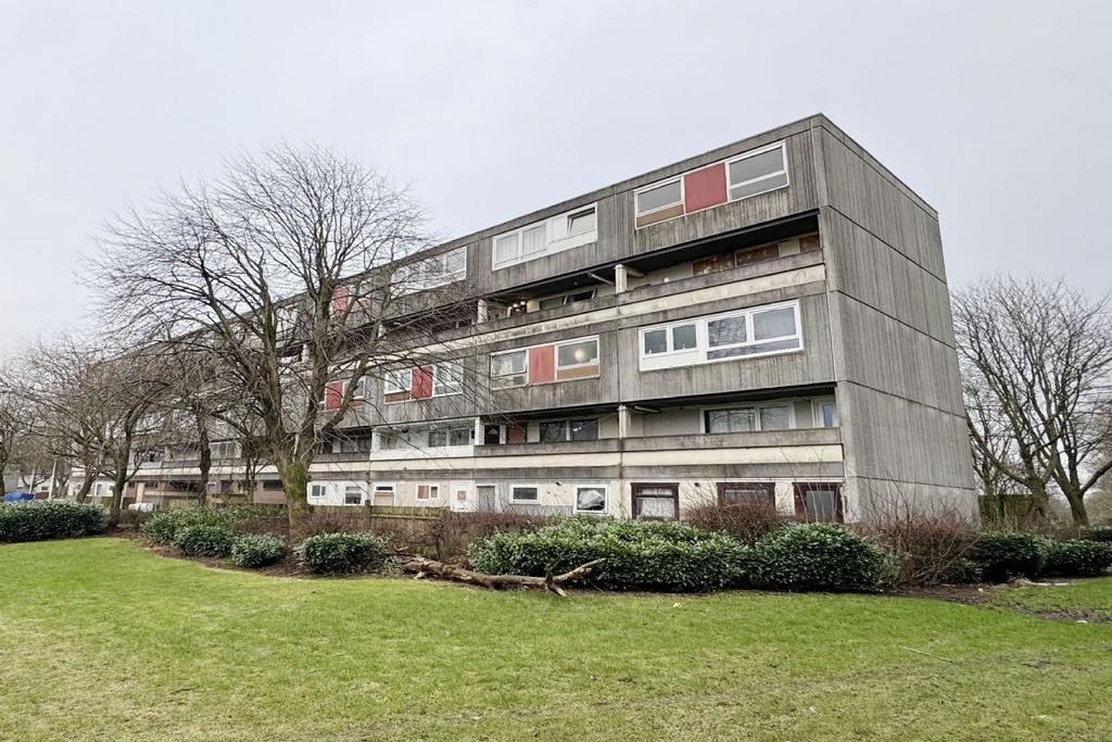 Keith Court, Glenrothes, Fife KY6 3 bed flat - £10,000