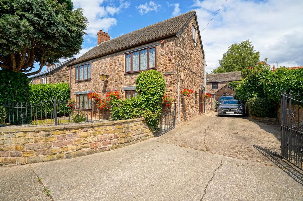 Front Street, Treeton, Rotherham... 4 bed house for sale - £550,000