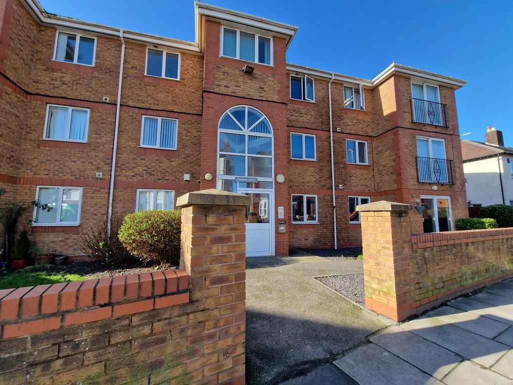 Withens Lane, Wirral CH45 2 bed flat - £650 pcm (£150 pw)