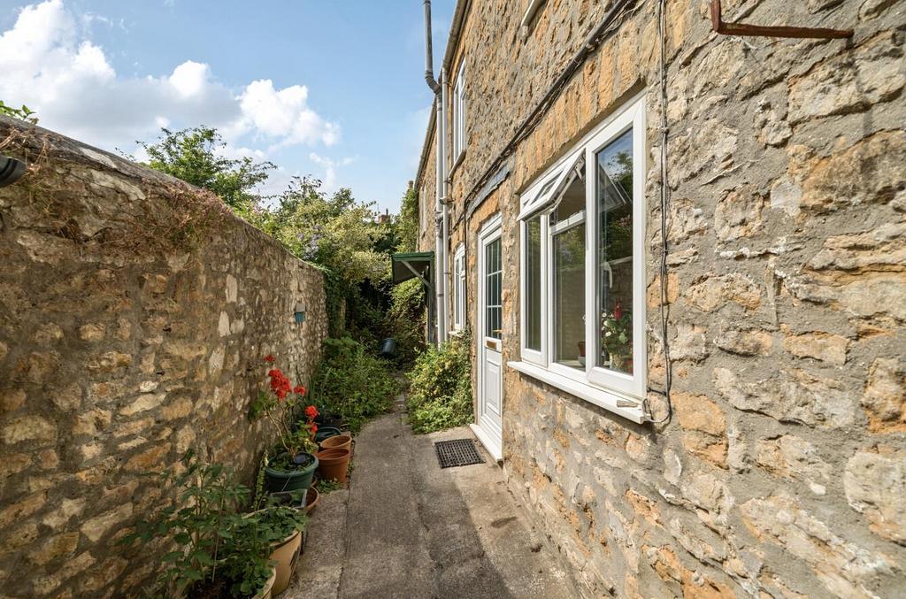 Long Street, Sherborne 2 bed cottage for sale - £195,000