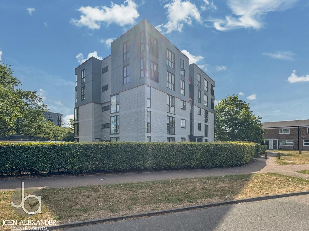 Earlswood Way, Colchester 2 bed apartment - £200,000