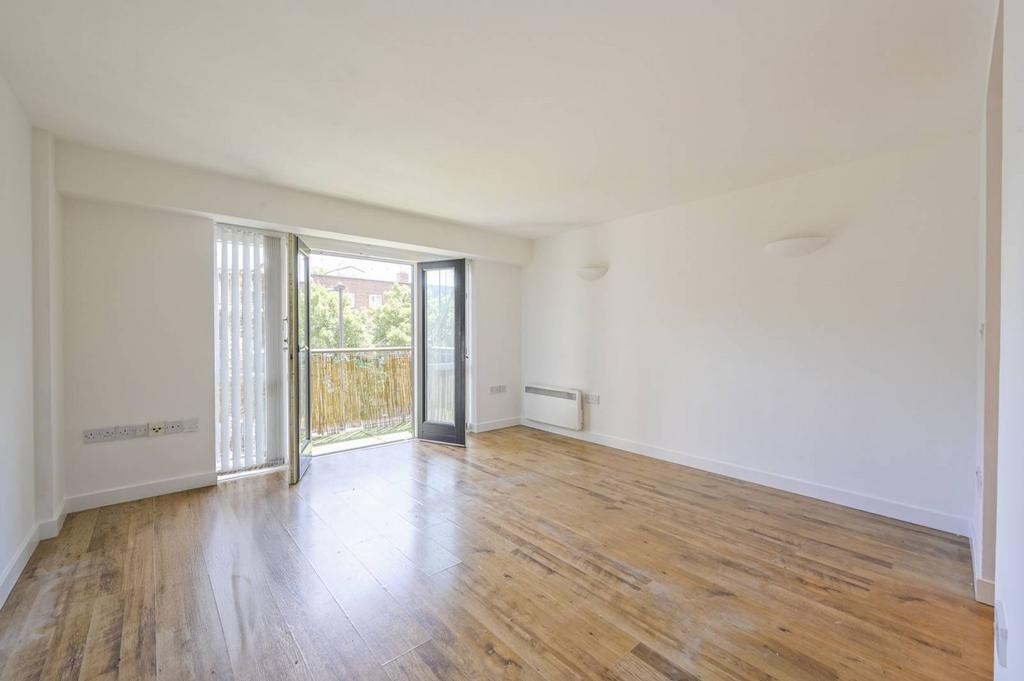 Stepney Way, Whitechapel, London, E1 1 bed flat - £1,842 pcm (£425 pw)