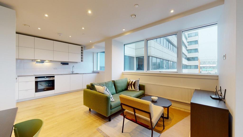 Olympic Way 3 bed flat - £3,195 pcm (£737 pw)