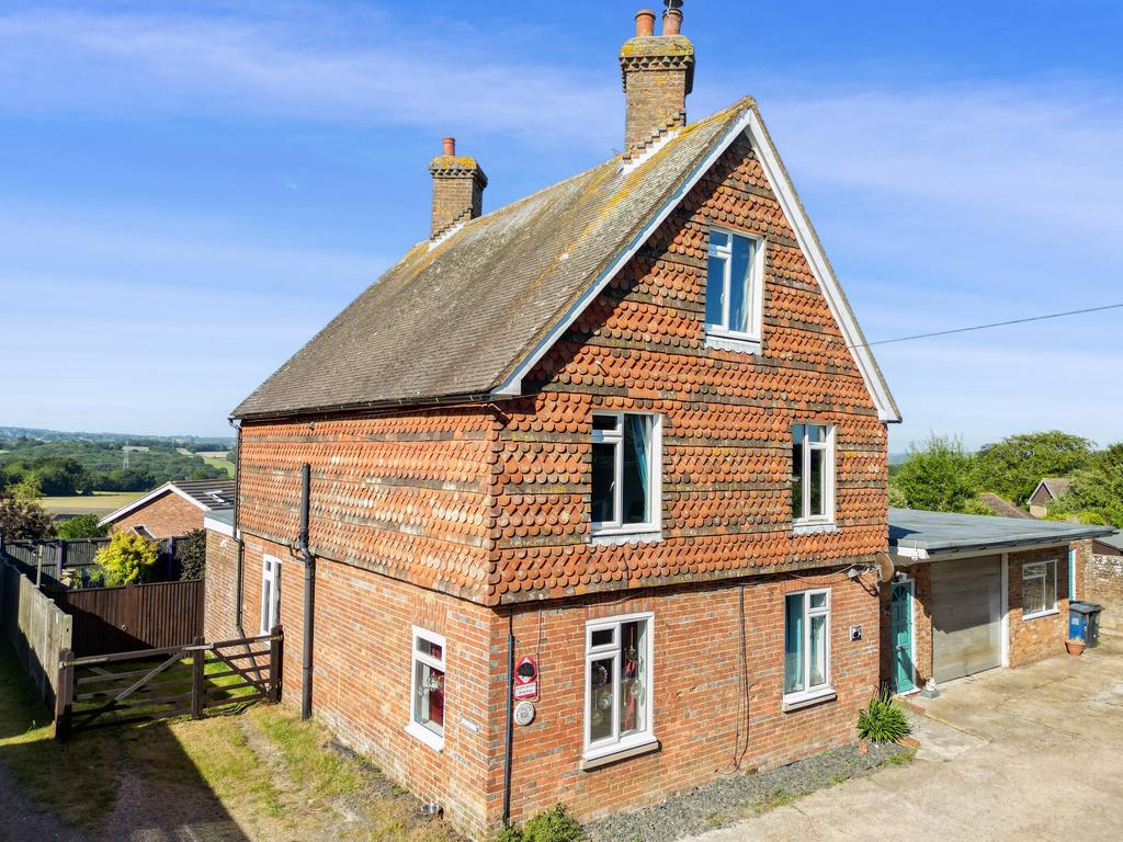 Windmill Hill BN27 6 bed detached house for sale - £685,000