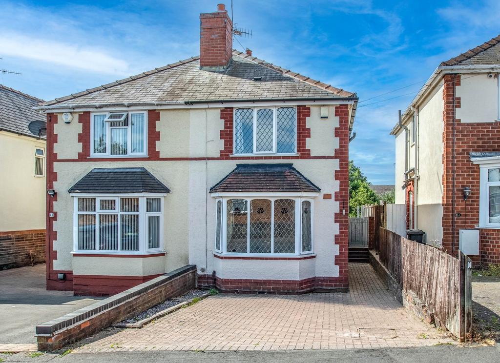 Dalvine Road, Dudley, West Midlands, DY2 2 bed semi-detached house - £ ...