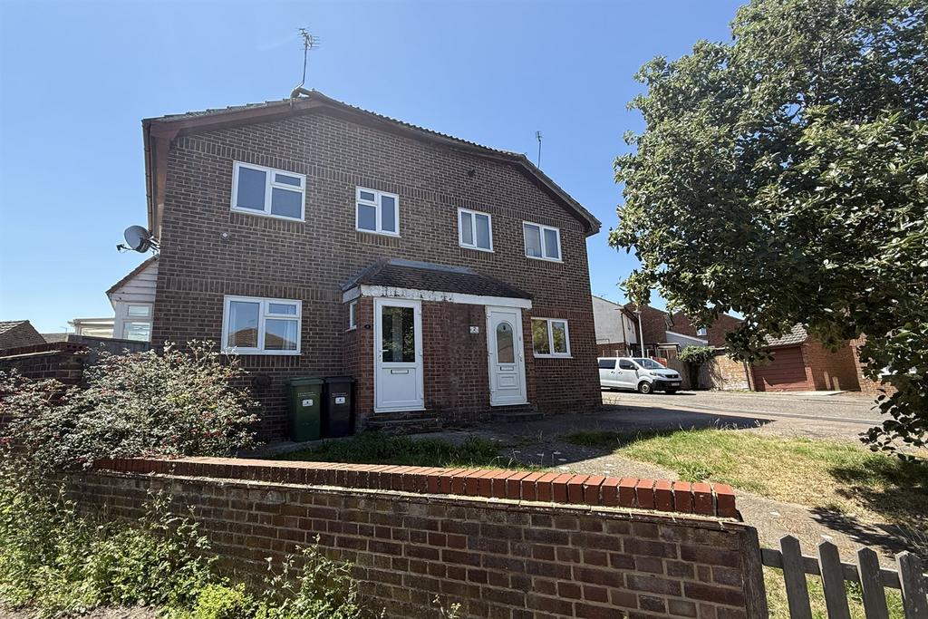 Leonard Mews, Braintree, CM7 1 bed semi-detached house - £1,100 pcm (£ ...