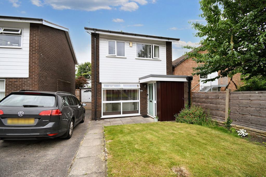 Preston Avenue, Eccles, M30 3 bed detached house - £350,000