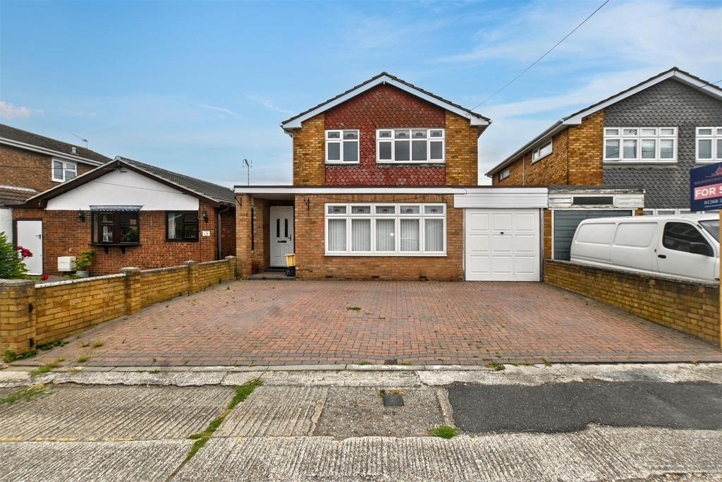 Gills Avenue, Canvey Island SS8 3 bed detached house - £375,000