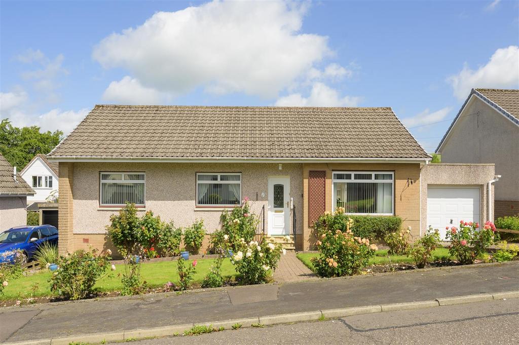23 Upper Kinneddar, Saline, KY12 9TR 3 bed detached bungalow - £250,000