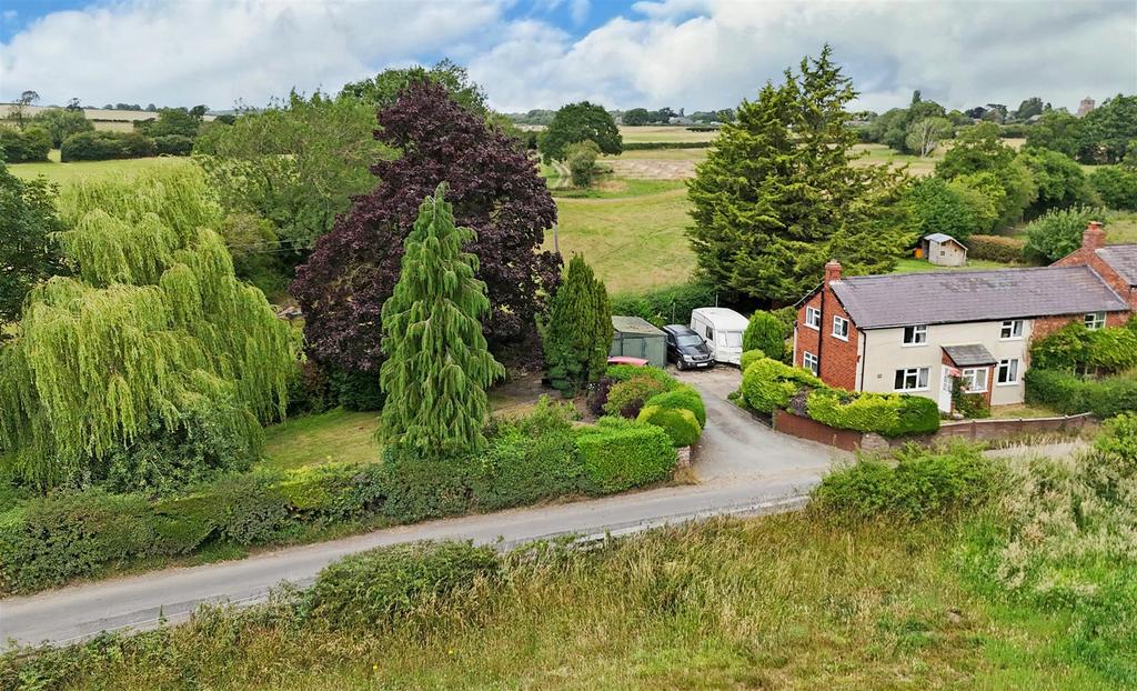 Milford Road, Baschurch 3 bed semi-detached house for sale - £310,000