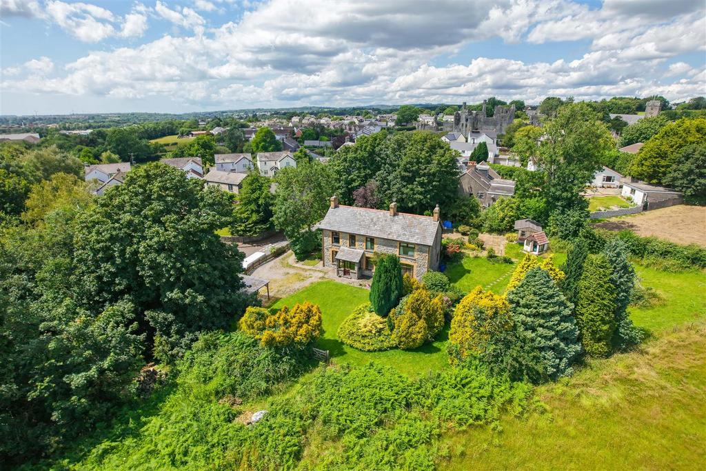 Heol Simonston, Coity, Bridgend... 5 bed detached house - £650,000
