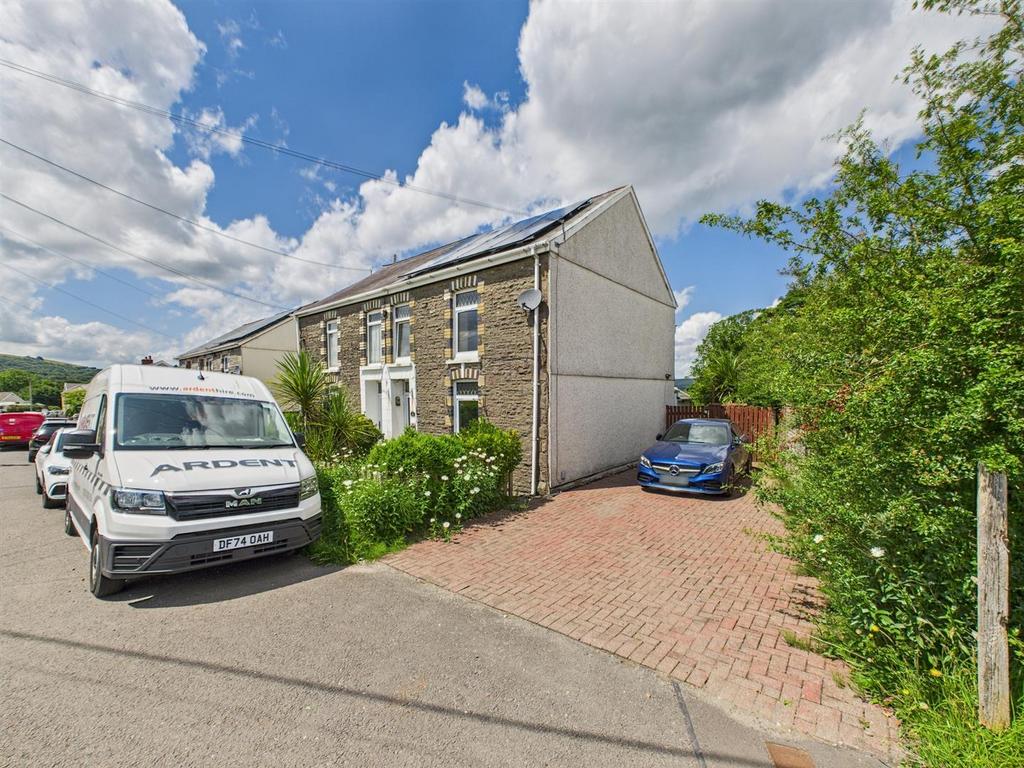 Leyshon Road, Gwaun Cae Gurwen 3 bed semi-detached house - £164,950