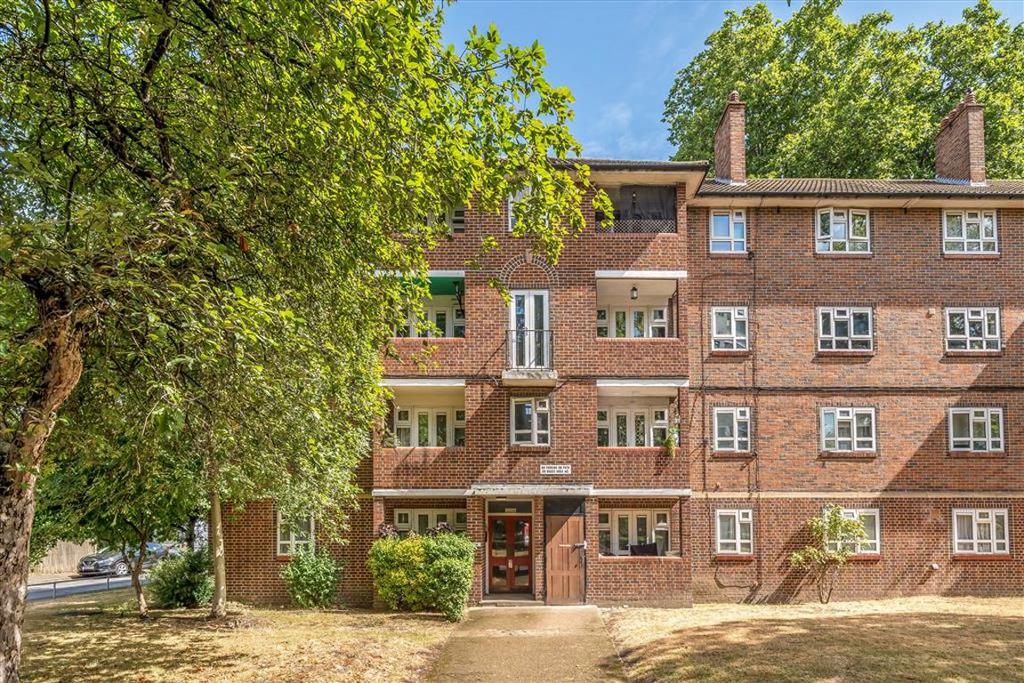Ravens Way, London SE12 1 bed flat - £250,000