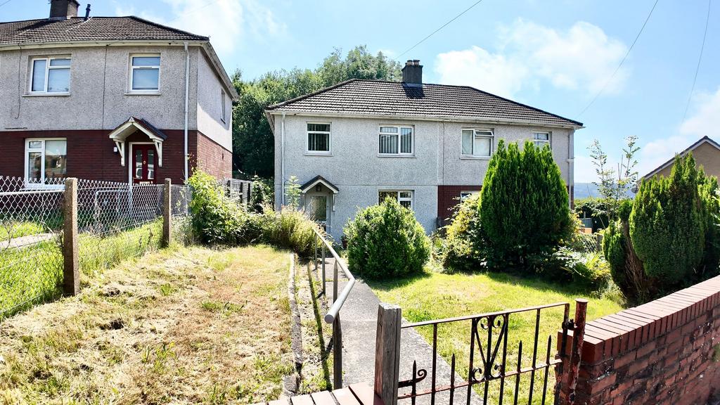 Trinant Terrace, Pentwyn Crumlin, NP11 3 bed semi-detached house for ...