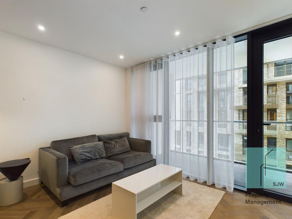 Merino Gardens, London E1W 1 bed apartment - £3,000 pcm (£692 pw)