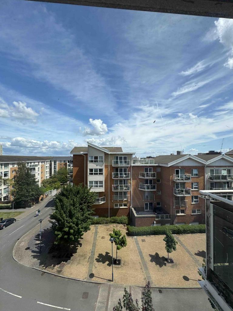 Penstone Court, Centuary Wharf, CF10 5NQ 1 bed flat - £950 pcm (£219 pw)