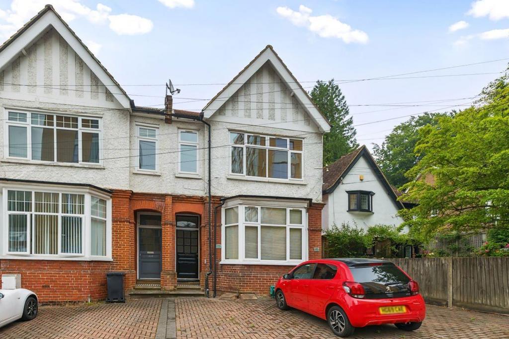 London Road, Sevenoaks TN13 1DJ 2 bed apartment - £1,600 pcm (£369 pw)