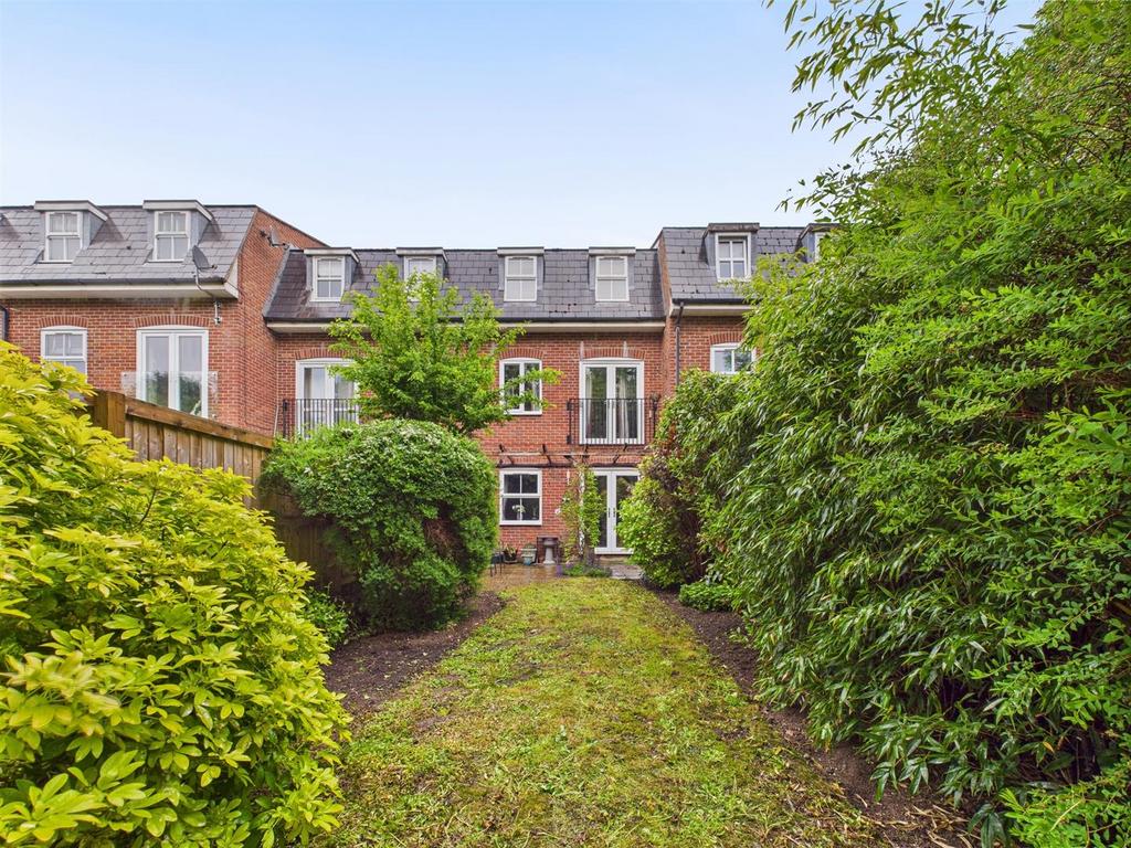 Saddle Back Close, Calne SN11 4 bed townhouse - £285,000