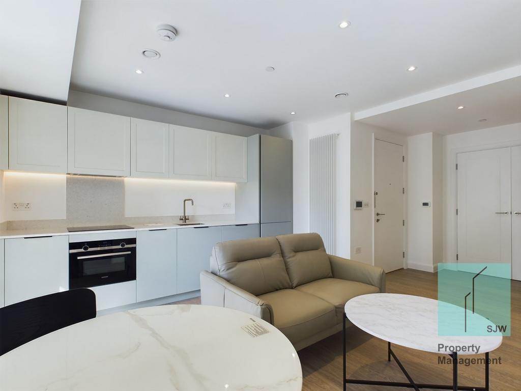 Seagull Lane, London E16 Studio - £1,899 pcm (£438 pw)