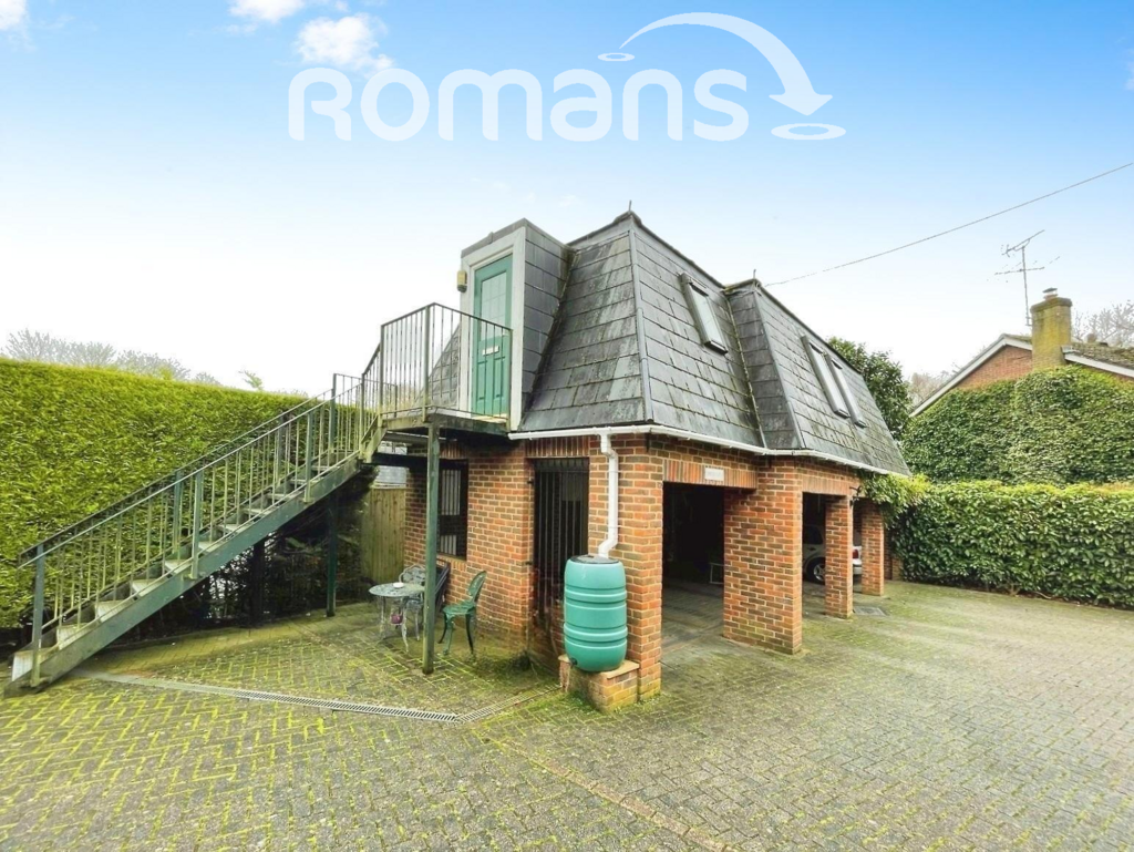 Scotts Corner, The Harrow Way... 1 bed flat to rent - £1,015 pcm (£234 pw)