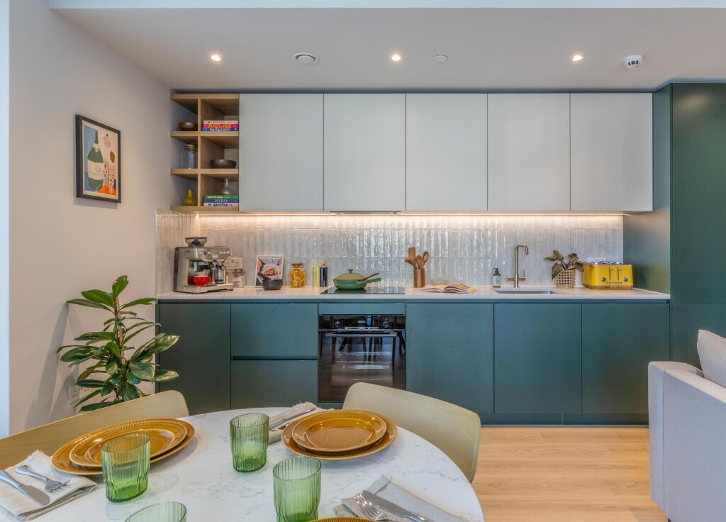 at The Maple, The Maple NW2 3 bed apartment to rent - £3,795 pcm (£876 pw)