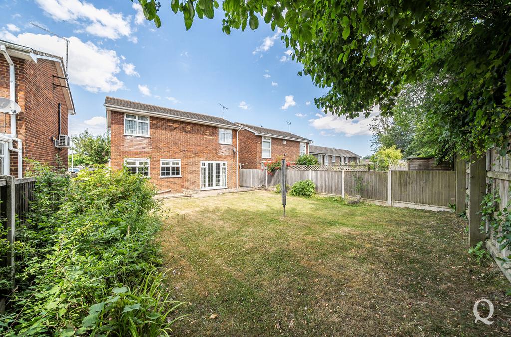 Haysel, Sittingbourne, Kent, ME10 3 bed detached house for sale - £375,000