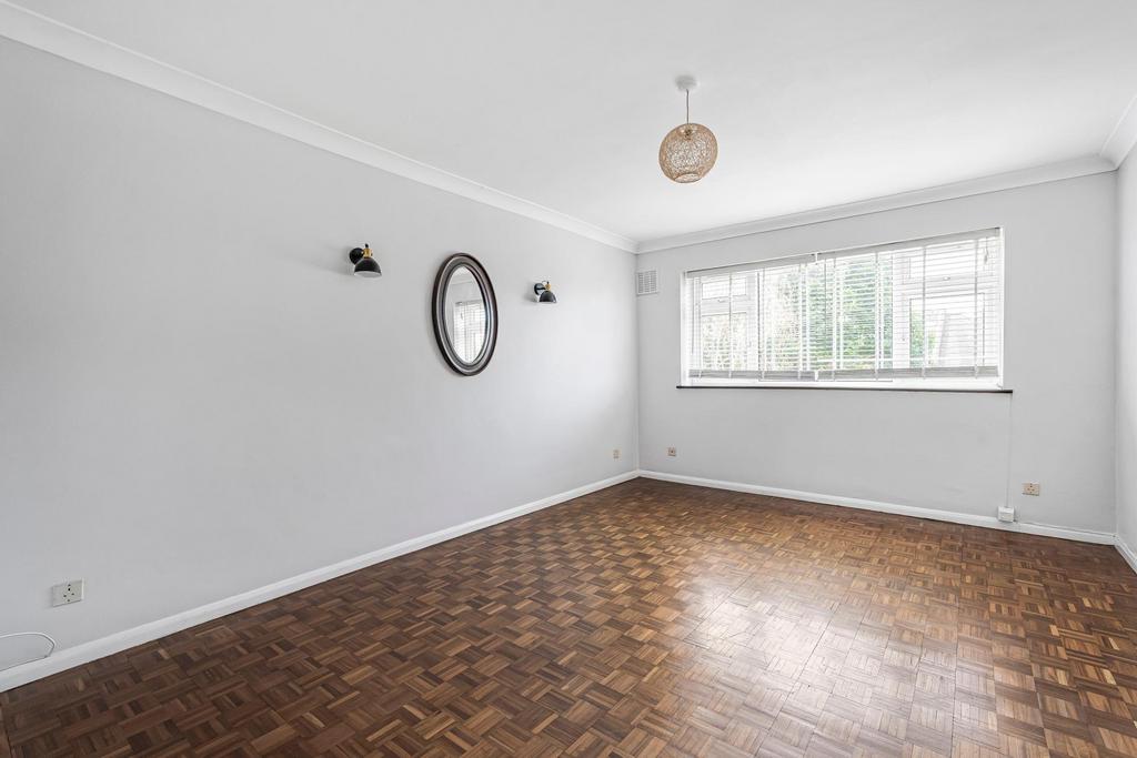 Grove Lane, London, SE5 2 bed apartment - £2,000 pcm (£462 pw)