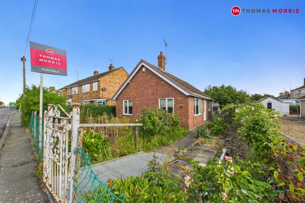 Princes Street, Huntingdon PE26 2 bed bungalow for sale - £180,000