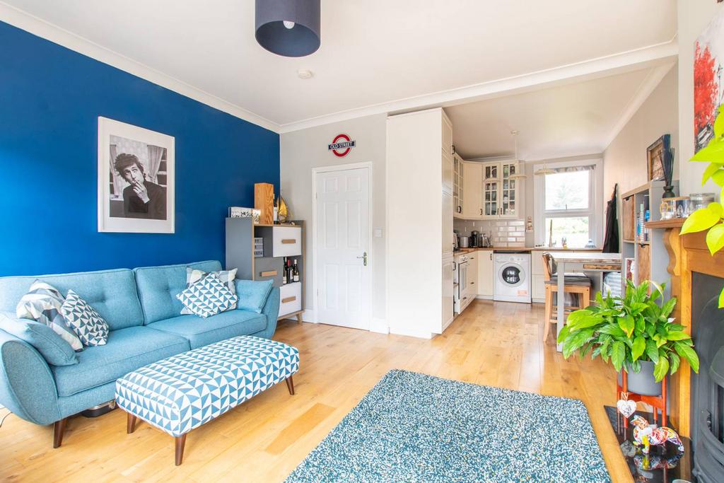 Chapter Road, Willesden Green... 2 bed maisonette for sale - £435,000