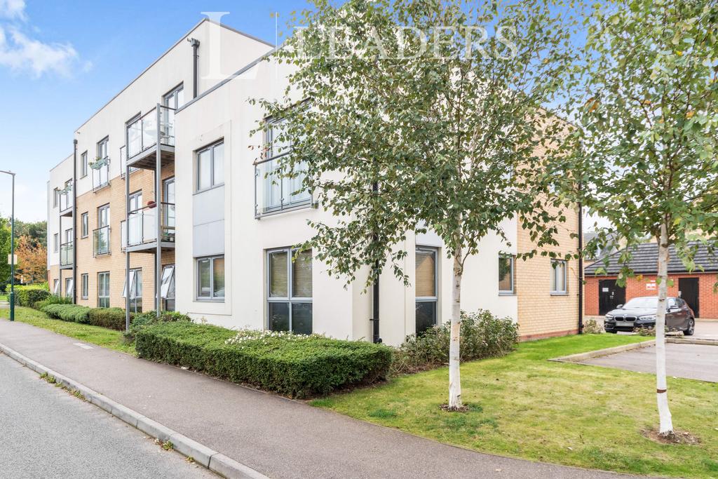 Swallowtail Court, Stevenage, SG1 4FZ 2 bed apartment - £1,400 pcm (£ ...