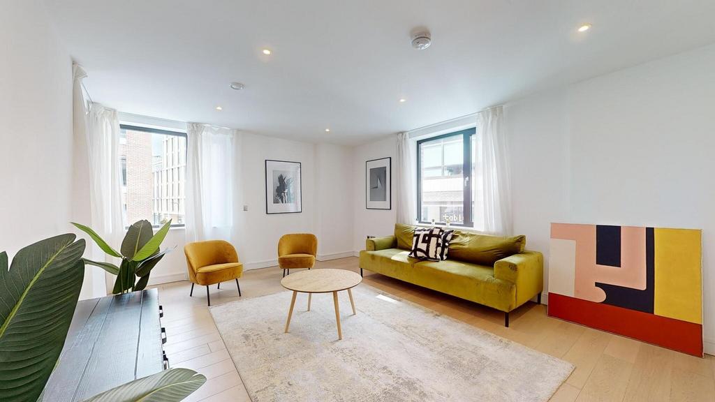 Cremer Street 3 bed flat to rent - £4,800 pcm (£1,108 pw)