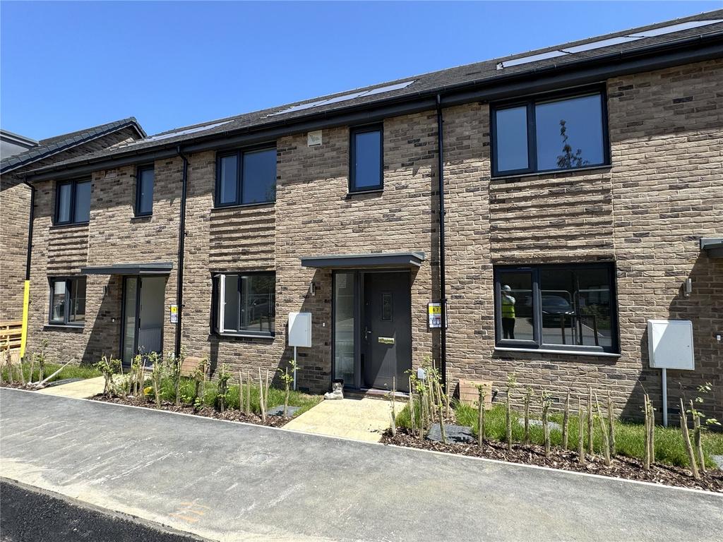 Thorpe Close, Bordon, Hampshire 2 bed house - £118,000