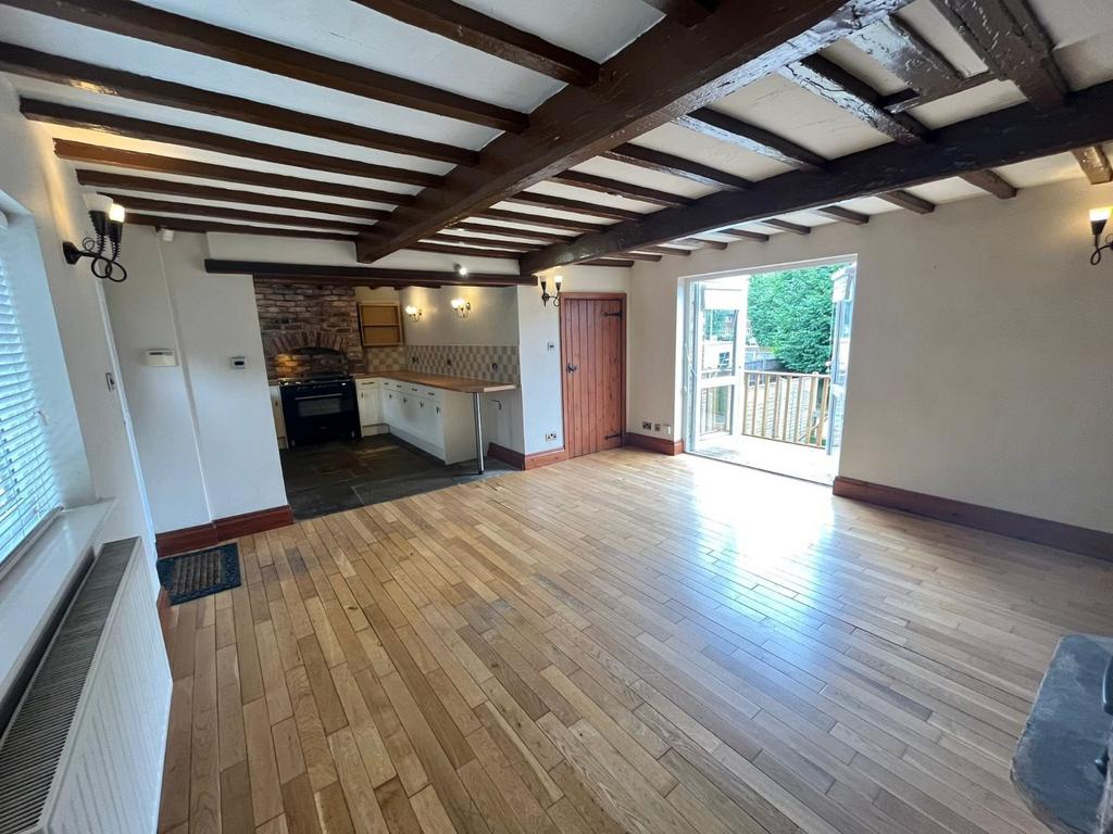 Stonepail Cottages, Styal Road... 2 bed cottage - £1,045 pcm (£241 pw)
