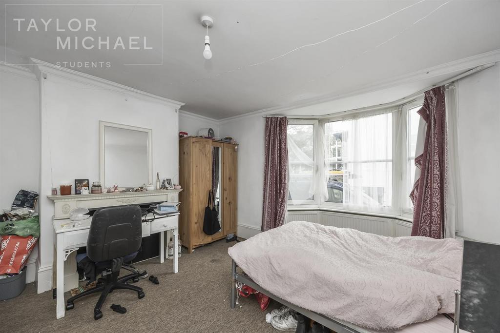 Russell Square, Brighton 7 bed house share - £715 pcm (£165 pw)