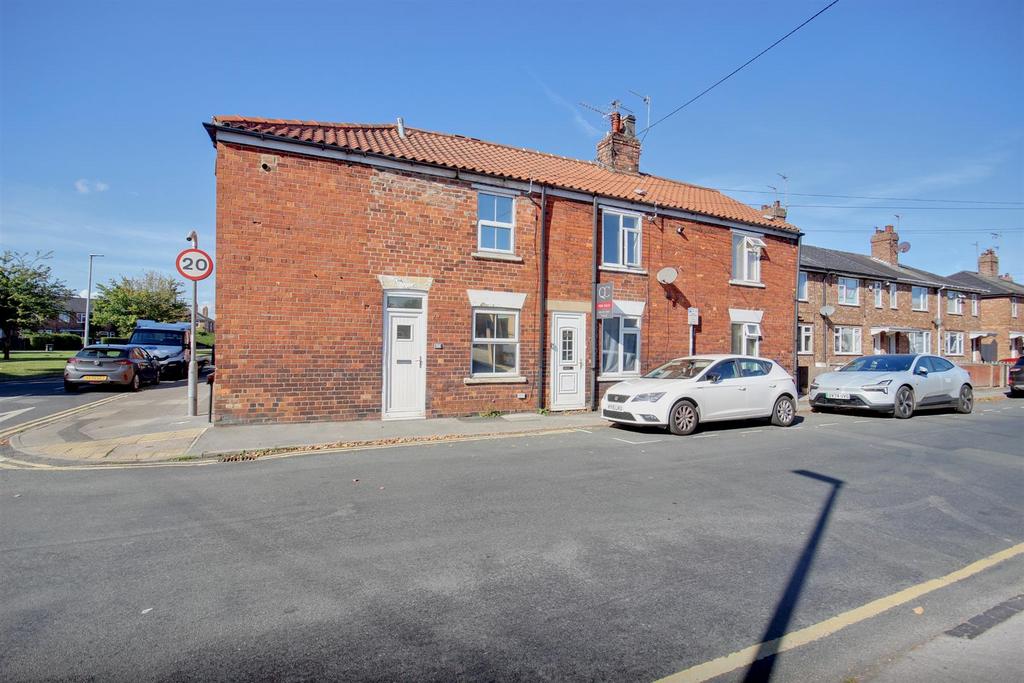Mill Lane, Beverley 2 bed terraced house - £130,000