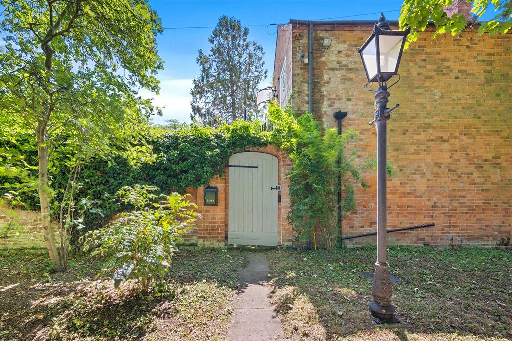 The Old Rectory, Braybrooke 1 bed flat - £1,000 pcm (£231 pw)