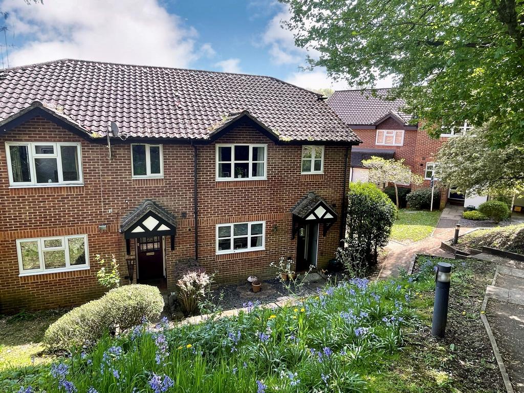 Town End Close, Godalming, Surrey, GU7 1 bed terraced house - £1,100 ...