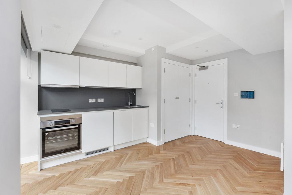 George West House 2 Clapham Common... 1 bed ground floor flat - £1,900 ...