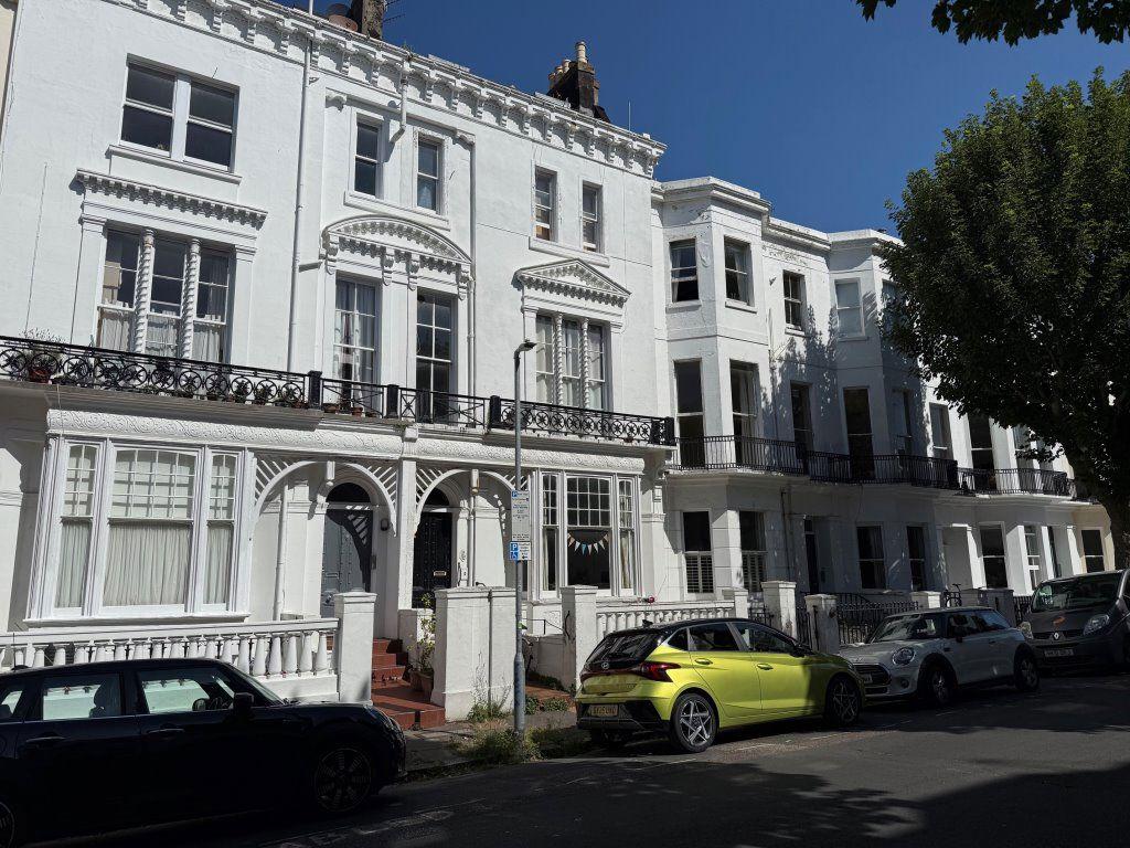 Compton Avenue, Brighton, BN1 3PP 1 bed flat - £1,500 pcm (£346 pw)