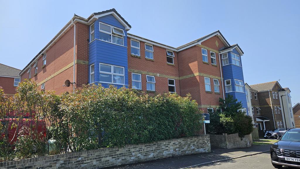 Slade Road, Ryde PO33 2 bed ground floor flat - £750 pcm (£173 pw)