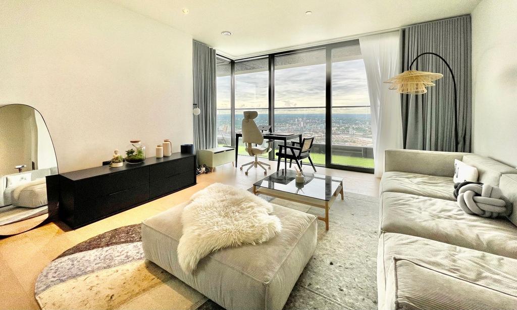 Wards Place, London E14 2 bed apartment - £4,299 pcm (£992 pw)