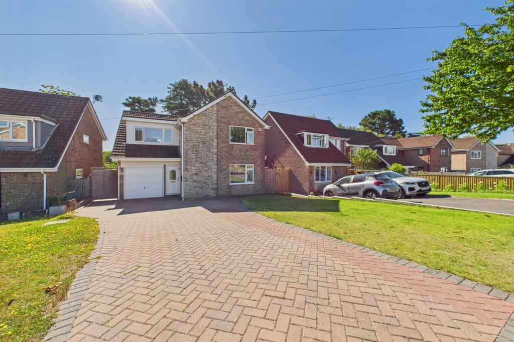 West Way, Broadstone, Dorset, BH18 4 bed detached house for sale - £600,000