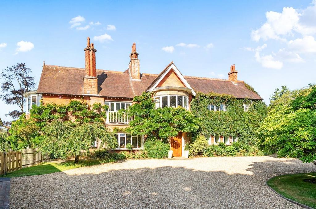 Sandy Down, Boldre, Lymington, SO41 5 bed country house - £2,495,000